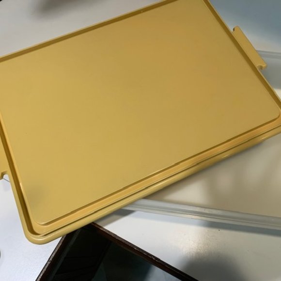 Tupperware | Kitchen | Tupperware Gold Long Cake Carrier | Poshmark